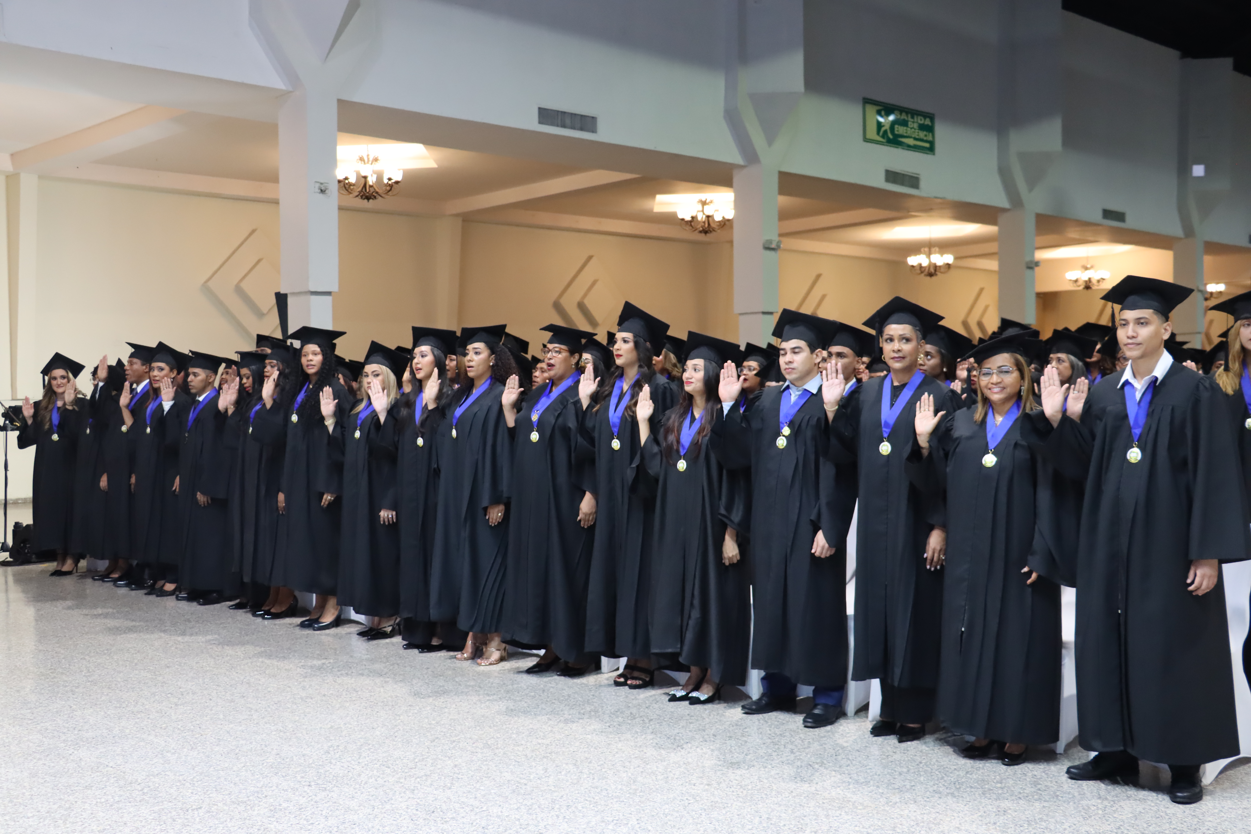Nuevos profesionales de la Administración Pública se gradúan en la ...