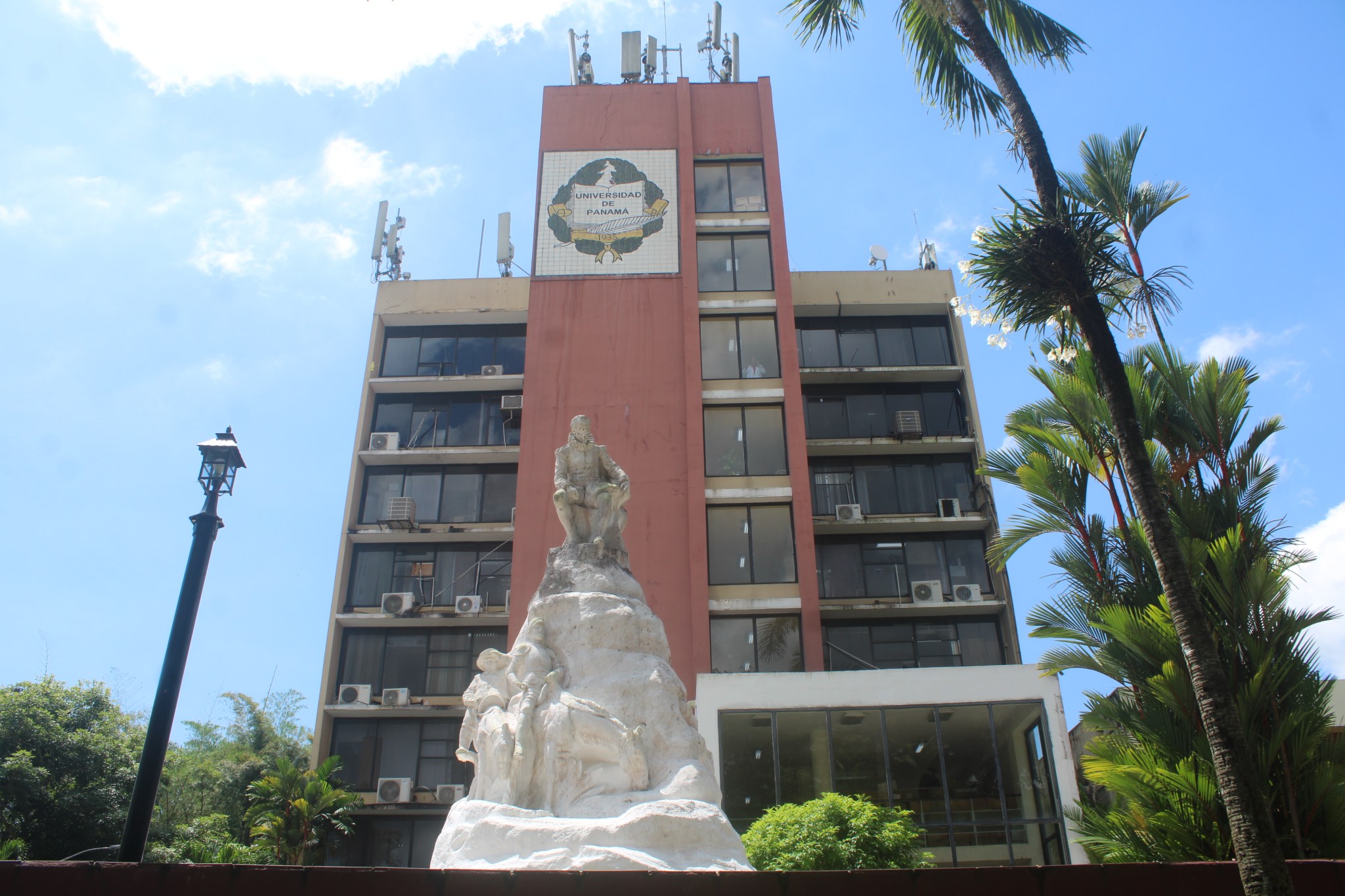 Universidad de Panamá es la única institución del país que ingresa al ...